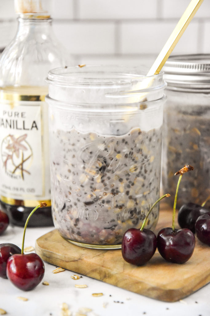 Cherry Vanilla Overnight Oats - Project Meal Plan